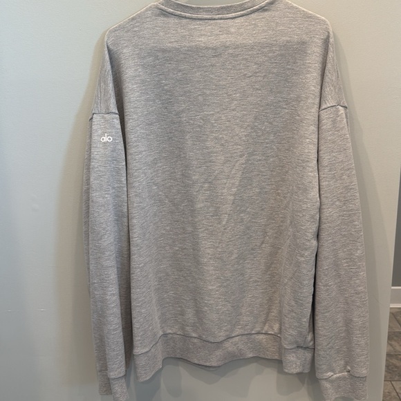 ALO Yoga | Tops | Alo Yoga Crew Neck Pullover | Poshmark